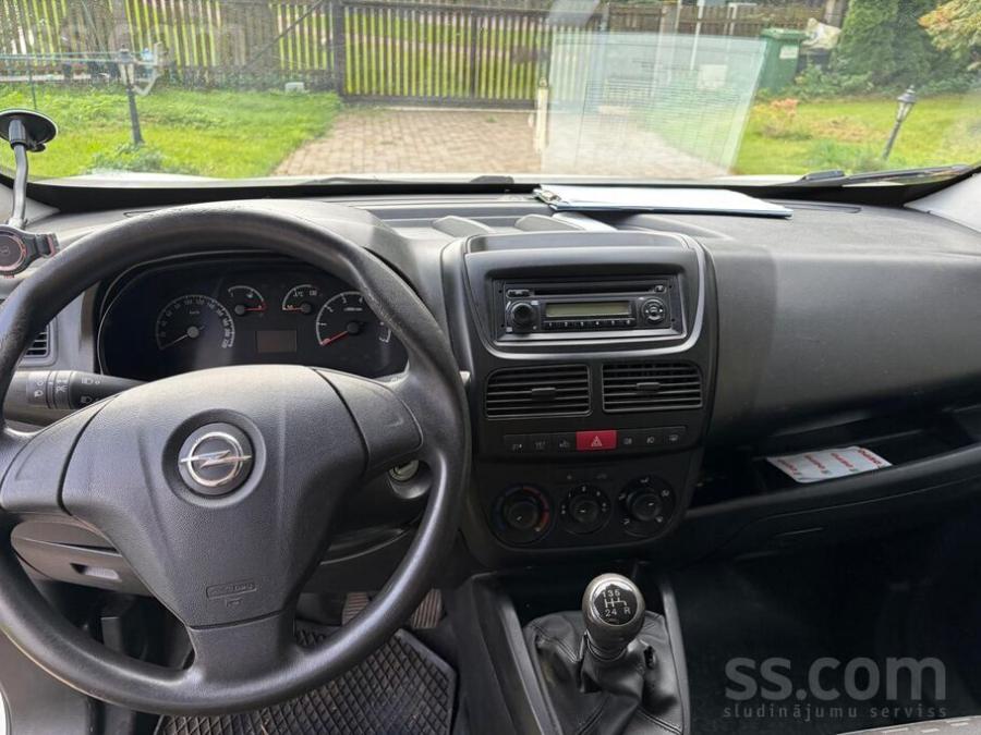 Balts Opel Combo 2013 Rīga, ar dzinēja tilpumu 1.40 L un nobraukumu 269 tūkst. km par 3100 €, foto 4 vietnē AUTOMOTO.COM.LV