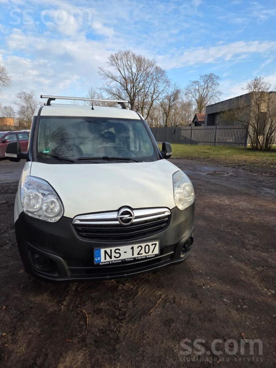 White Opel Combo 2015 in Riga, with an engine capacity of 1.30 L and mileage of 176 thousand km for 4200 €, photo 1 on AUTOMOTO.COM.LV