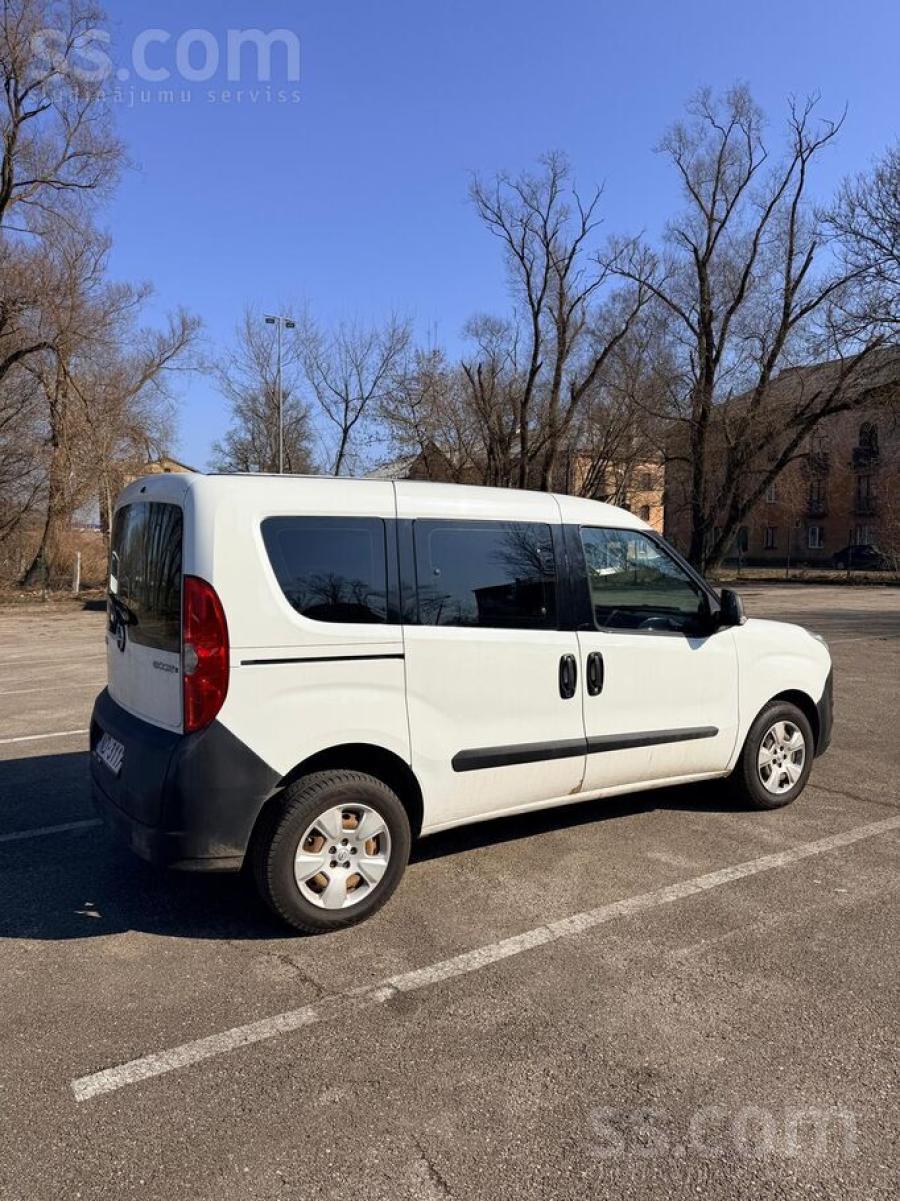 Balts Opel Combo 2015 Rīga, ar dzinēja tilpumu 1.30 L un nobraukumu 298 tūkst. km par 2650 €, foto 4 vietnē AUTOMOTO.COM.LV
