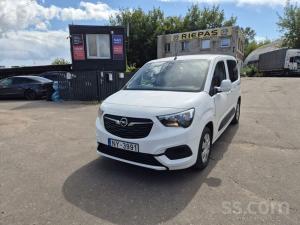 White Opel Combo 2015 in Riga, with an engine capacity of 1.50 L and mileage of 226 thousand km for 8190 €, photo  on AUTOMOTO.COM.LV