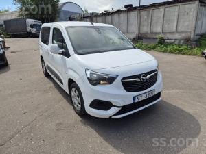 White Opel Combo 2015 in Riga, with an engine capacity of 1.50 L and mileage of 226 thousand km for 8190 €, photo 3 on AUTOMOTO.COM.LV
