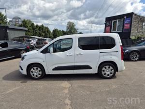 White Opel Combo 2015 in Riga, with an engine capacity of 1.50 L and mileage of 226 thousand km for 8190 €, photo 10 on AUTOMOTO.COM.LV