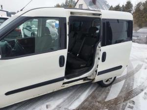 White Opel Combo 2016 in Utena, with an engine capacity of 1.30 L and mileage of 300 thousand km for 2550 €, photo 5 on AUTOMOTO.COM.LV