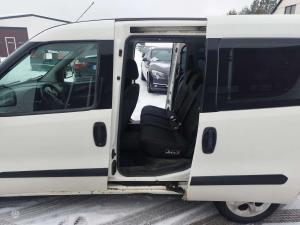 White Opel Combo 2016 in Utena, with an engine capacity of 1.30 L and mileage of 300 thousand km for 2550 €, photo 6 on AUTOMOTO.COM.LV