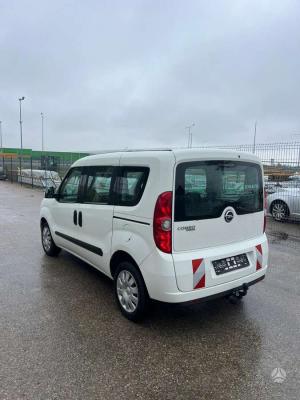 Balts Opel Combo 2016 Marijampole, ar dzinēja tilpumu 1.60 L un nobraukumu 175 tūkst. km par 4550 €, foto 3 vietnē AUTOMOTO.COM.LV