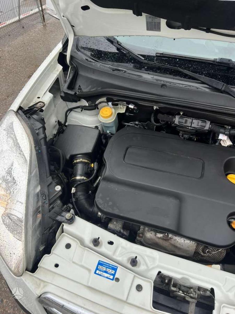 Balts Opel Combo 2016 Marijampole, ar dzinēja tilpumu 1.60 L un nobraukumu 175 tūkst. km par 4550 €, foto 13 vietnē AUTOMOTO.COM.LV