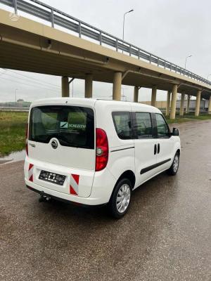 Balts Opel Combo 2016 Marijampole, ar dzinēja tilpumu 1.60 L un nobraukumu 175 tūkst. km par 4550 €, foto 17 vietnē AUTOMOTO.COM.LV