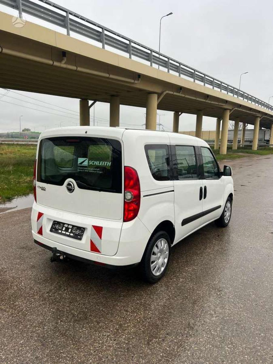 Balts Opel Combo 2016 Marijampole, ar dzinēja tilpumu 1.60 L un nobraukumu 175 tūkst. km par 4550 €, foto 17 vietnē AUTOMOTO.COM.LV