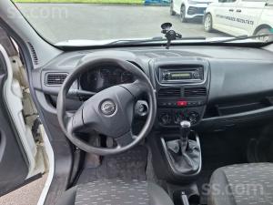 White Opel Combo 2016 in Riga, with an engine capacity of 1.30 L and mileage of 227 thousand km for 3900 €, photo 5 on AUTOMOTO.COM.LV
