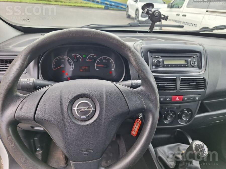 White Opel Combo 2016 in Riga, with an engine capacity of 1.30 L and mileage of 227 thousand km for 3900 €, photo 12 on AUTOMOTO.COM.LV