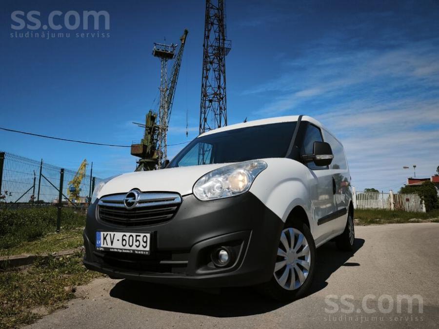White Opel Combo 2017 in Riga, with an engine capacity of 1.30 L and mileage of 314 thousand km for 4599 €, photo 1 on AUTOMOTO.COM.LV