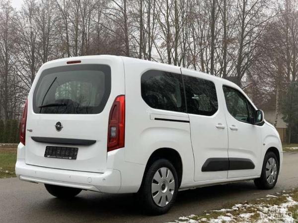 White Opel Combo 2019 in Siauliai, with an engine capacity of 1.50 L and mileage of 201 thousand km for 8200 €, photo 4 on AUTOMOTO.COM.LV