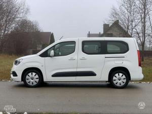 Balts Opel Combo 2019 Šauļi, ar dzinēja tilpumu 1.50 L un nobraukumu 201 tūkst. km par 8200 €, foto 7 vietnē AUTOMOTO.COM.LV