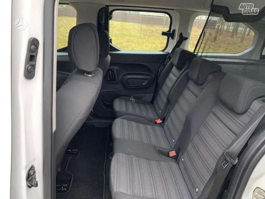Balts Opel Combo 2019 Šauļi, ar dzinēja tilpumu 1.50 L un nobraukumu 201 tūkst. km par 8200 €, foto 17 vietnē AUTOMOTO.COM.LV