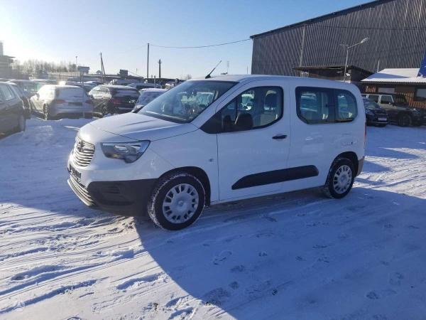 White Opel Combo 2019 in Kaunas, with an engine capacity of 1.50 L and mileage of 81 thousand km for 10350 €, photo 2 on AUTOMOTO.COM.LV