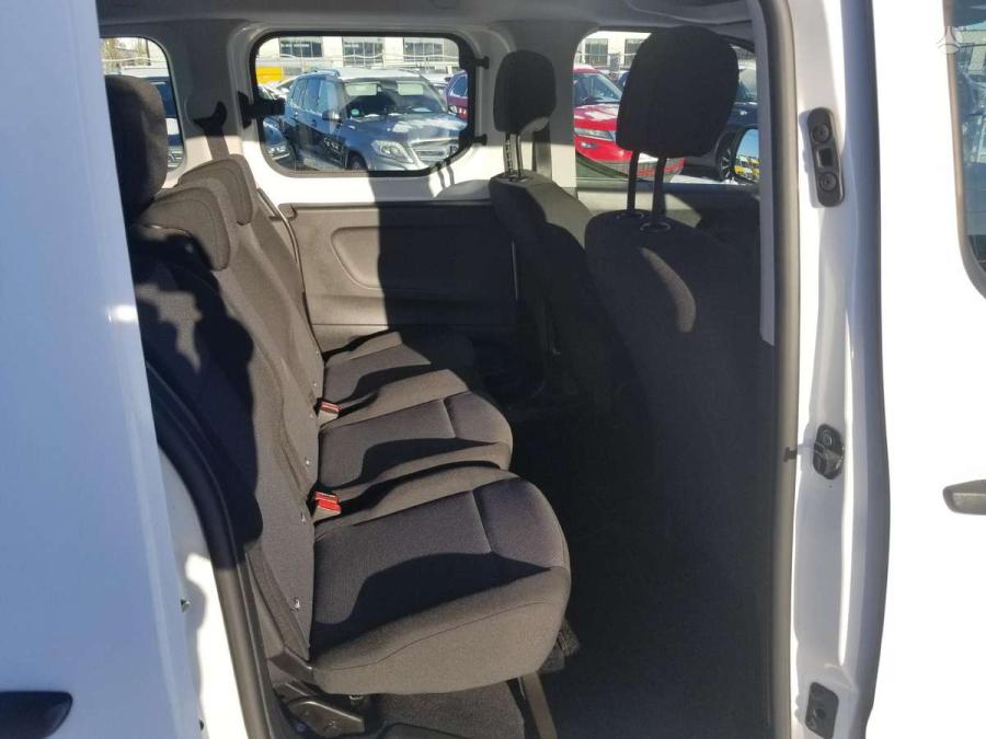 Balts Opel Combo 2019 Kauņa, ar dzinēja tilpumu 1.50 L un nobraukumu 81 tūkst. km par 9676 €, foto 17 vietnē AUTOMOTO.COM.LV