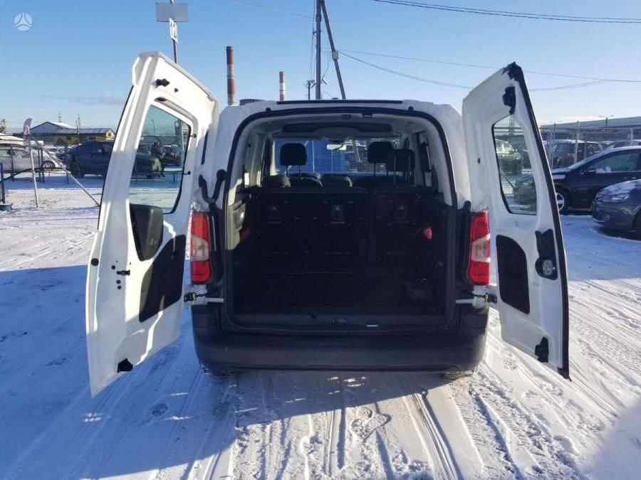 Balts Opel Combo 2019 Kauņa, ar dzinēja tilpumu 1.50 L un nobraukumu 81 tūkst. km par 9676 €, foto 19 vietnē AUTOMOTO.COM.LV