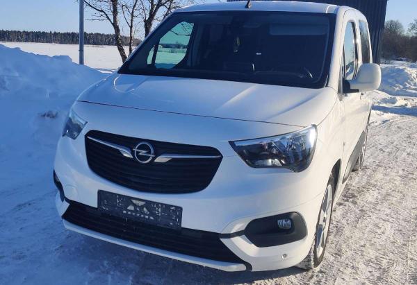White Opel Combo 2019 in Plunge, with an engine capacity of 1.50 L and mileage of 143 thousand km for 10000 €, photo 1 on AUTOMOTO.COM.LV