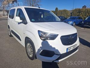 Balts Opel Combo 2019 Valmiera, ar dzinēja tilpumu 1.50 L un nobraukumu 220 tūkst. km par 8500 €, foto  vietnē AUTOMOTO.COM.LV