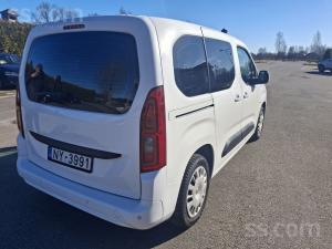 Balts Opel Combo 2019 Valmiera, ar dzinēja tilpumu 1.50 L un nobraukumu 220 tūkst. km par 8500 €, foto 5 vietnē AUTOMOTO.COM.LV