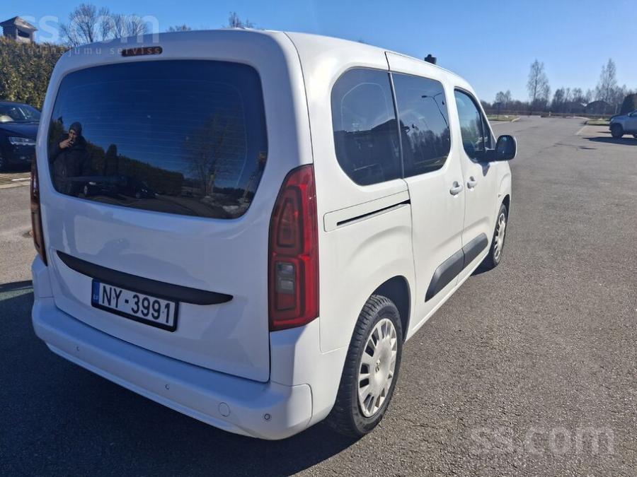 Balts Opel Combo 2019 Valmiera, ar dzinēja tilpumu 1.50 L un nobraukumu 220 tūkst. km par 8500 €, foto 5 vietnē AUTOMOTO.COM.LV