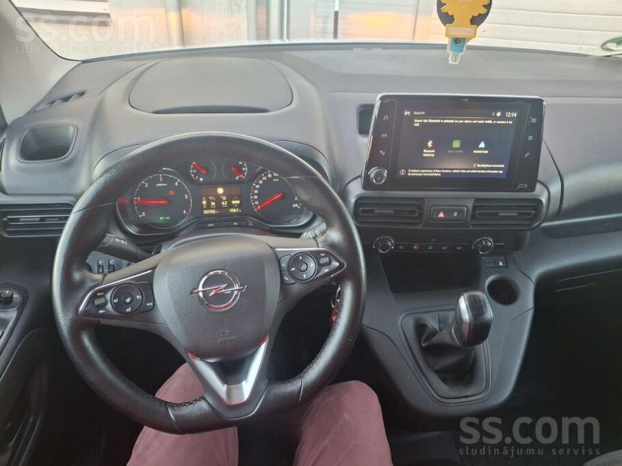 Balts Opel Combo 2019 Valmiera, ar dzinēja tilpumu 1.50 L un nobraukumu 220 tūkst. km par 8500 €, foto 9 vietnē AUTOMOTO.COM.LV