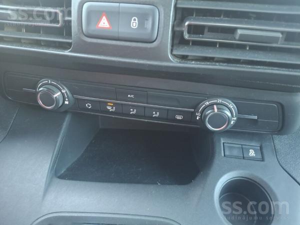 Balts Opel Combo 2019 Valmiera, ar dzinēja tilpumu 1.50 L un nobraukumu 220 tūkst. km par 8500 €, foto 9 vietnē AUTOMOTO.COM.LV