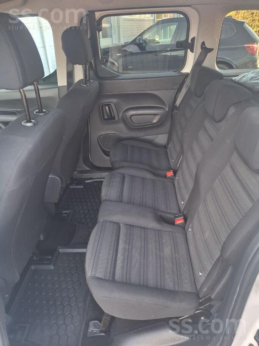 Balts Opel Combo 2019 Valmiera, ar dzinēja tilpumu 1.50 L un nobraukumu 220 tūkst. km par 8500 €, foto 13 vietnē AUTOMOTO.COM.LV