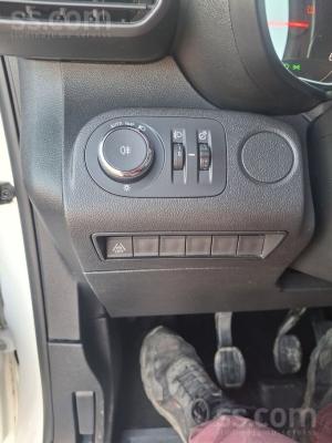 Balts Opel Combo 2019 Valmiera, ar dzinēja tilpumu 1.50 L un nobraukumu 220 tūkst. km par 8500 €, foto 16 vietnē AUTOMOTO.COM.LV