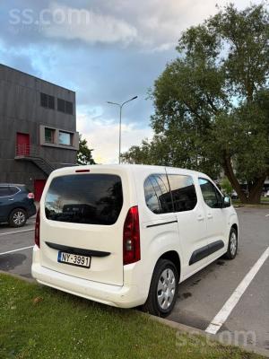 Balts Opel Combo 2019 Rīga, ar dzinēja tilpumu 1.50 L un nobraukumu 224 tūkst. km par 8850 €, foto 4 vietnē AUTOMOTO.COM.LV