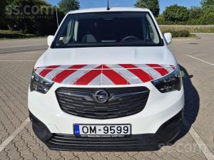 White Opel Combo 2019 in Saldus, with an engine capacity of 1.50 L and mileage of 133 thousand km for 8250 €, photo 9 on AUTOMOTO.COM.LV