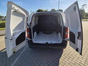 White Opel Combo 2019 in Saldus, with an engine capacity of 1.50 L and mileage of 133 thousand km for 8250 €, photo 11 on AUTOMOTO.COM.LV