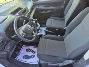 White Opel Combo 2019 in Saldus, with an engine capacity of 1.50 L and mileage of 133 thousand km for 8250 €, photo 12 on AUTOMOTO.COM.LV