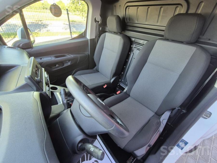 White Opel Combo 2019 in Saldus, with an engine capacity of 1.50 L and mileage of 133 thousand km for 8250 €, photo 14 on AUTOMOTO.COM.LV