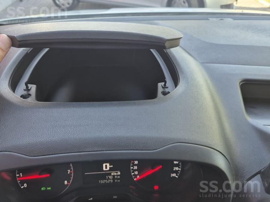 White Opel Combo 2019 in Saldus, with an engine capacity of 1.50 L and mileage of 133 thousand km for 8250 €, photo 17 on AUTOMOTO.COM.LV