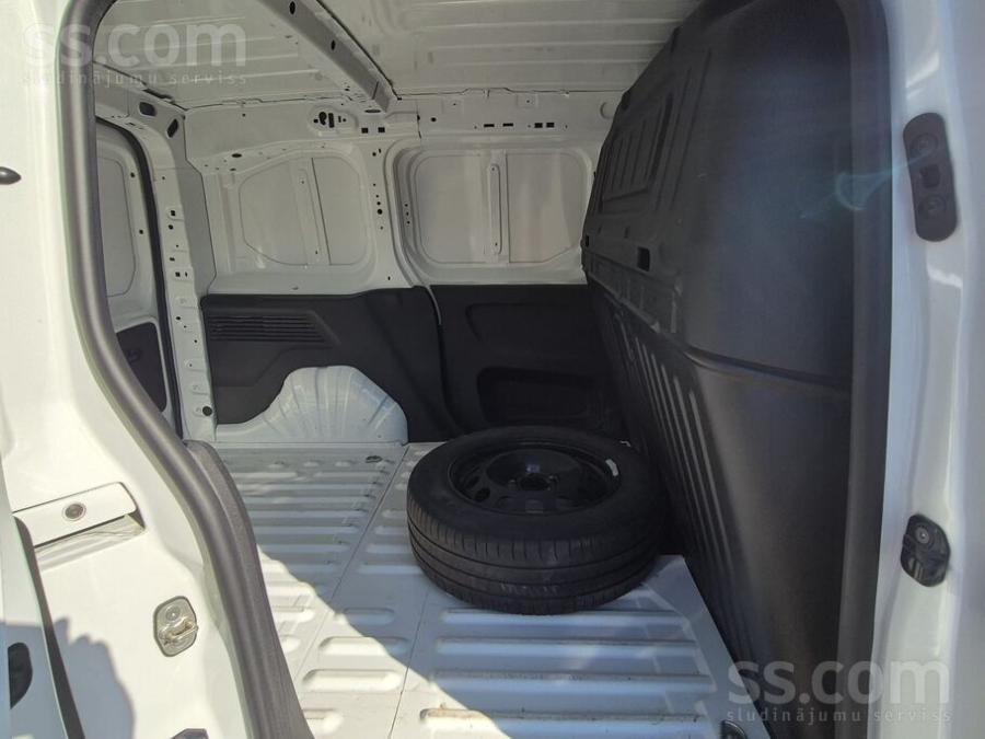 White Opel Combo 2019 in Saldus, with an engine capacity of 1.50 L and mileage of 133 thousand km for 8250 €, photo 20 on AUTOMOTO.COM.LV
