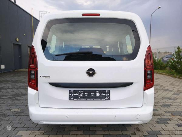 White Opel Combo 2019 in Siauliai, with an engine capacity of 1.50 L and mileage of 223 thousand km for 9700 €, photo 6 on AUTOMOTO.COM.LV