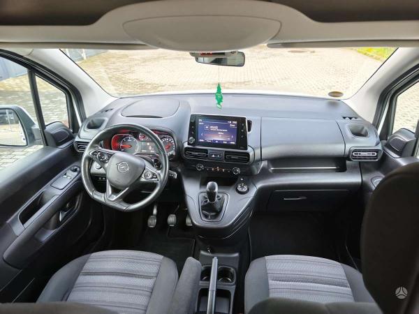 White Opel Combo 2019 in Siauliai, with an engine capacity of 1.50 L and mileage of 223 thousand km for 9700 €, photo 10 on AUTOMOTO.COM.LV