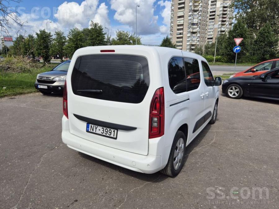 White Opel Combo 2019 in Riga, with an engine capacity of 1.50 L and mileage of 226 thousand km for 8190 €, photo 6 on AUTOMOTO.COM.LV