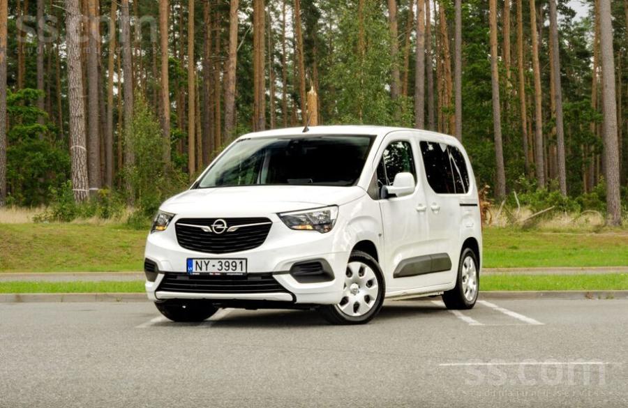 White Opel Combo 2019 in Riga, with an engine capacity of 1.50 L and mileage of 226 thousand km for 8190 €, photo 1 on AUTOMOTO.COM.LV