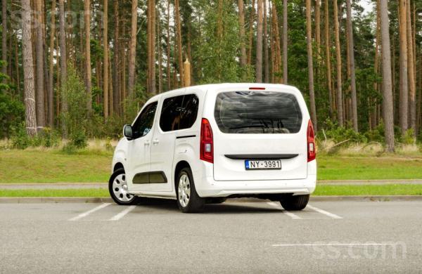 Opel Combo 2019 RÄ«ga vietnÄ Balts Opel Combo 2019 RÄ«ga, ar dzinÄja tilpumu 1.50 L un nobraukumu 226 tÅ«kst. km par 8190 ā¬, foto 9 vietnÄ AUTOMOTO.COM.LV