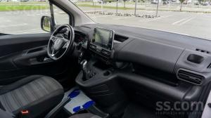 White Opel Combo 2019 in Riga, with an engine capacity of 1.50 L and mileage of 226 thousand km for 8190 €, photo 12 on AUTOMOTO.COM.LV