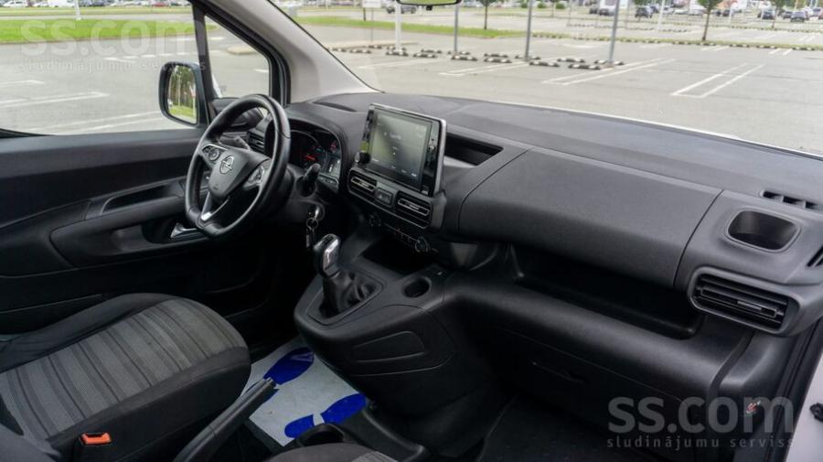 White Opel Combo 2019 in Riga, with an engine capacity of 1.50 L and mileage of 226 thousand km for 8190 €, photo 12 on AUTOMOTO.COM.LV