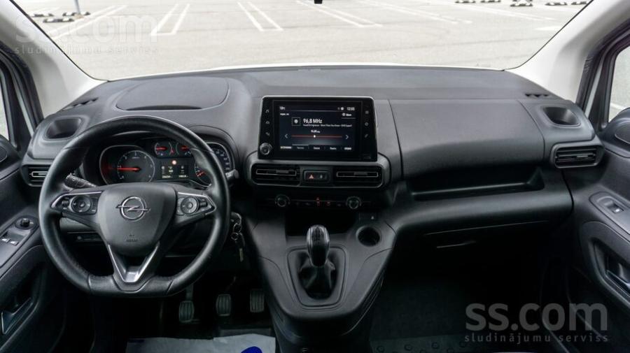 White Opel Combo 2019 in Riga, with an engine capacity of 1.50 L and mileage of 226 thousand km for 8190 €, photo 13 on AUTOMOTO.COM.LV