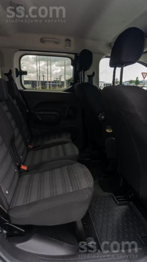 White Opel Combo 2019 in Riga, with an engine capacity of 1.50 L and mileage of 226 thousand km for 8190 €, photo 27 on AUTOMOTO.COM.LV