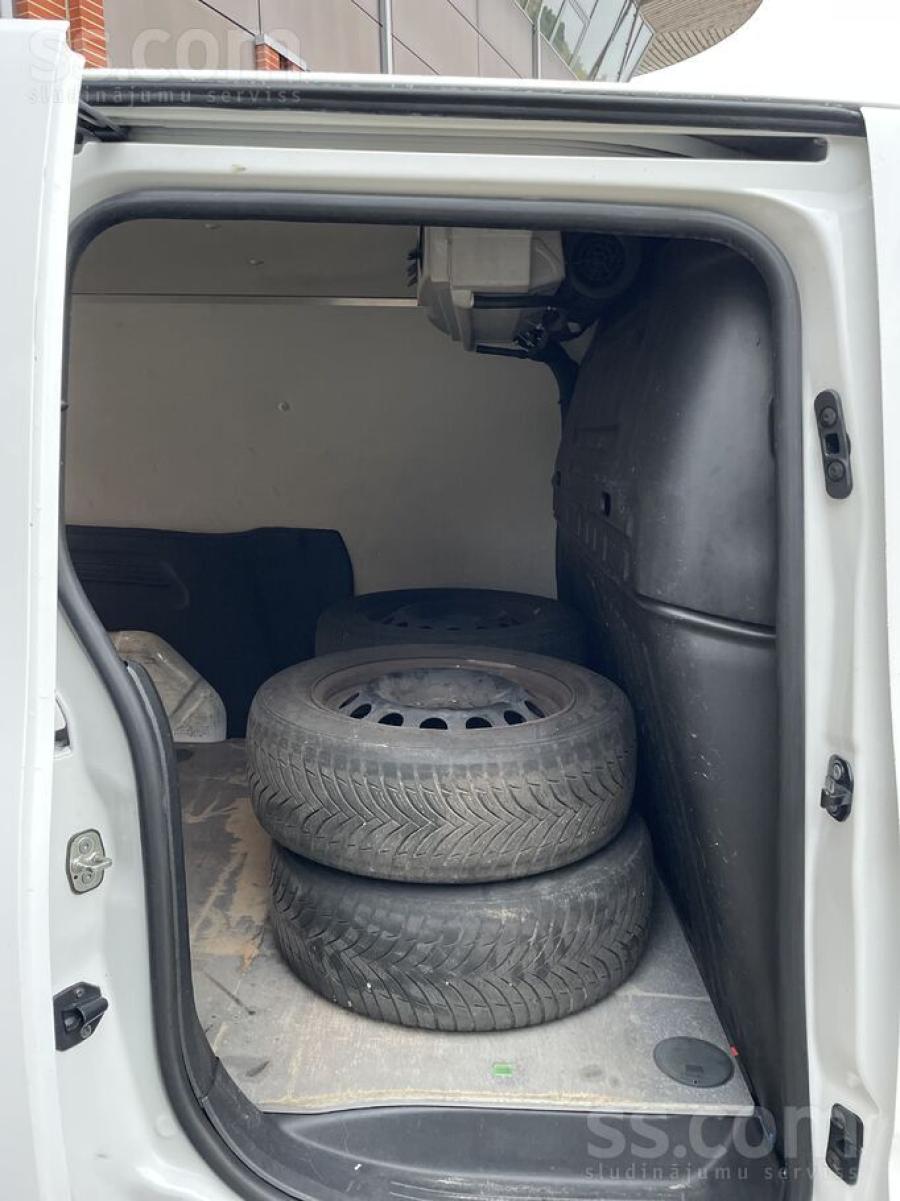 Balts Opel Combo 2019 Jūrmala, ar dzinēja tilpumu 1.50 L un nobraukumu 354 tūkst. km par 8200 €, foto 6 vietnē AUTOMOTO.COM.LV