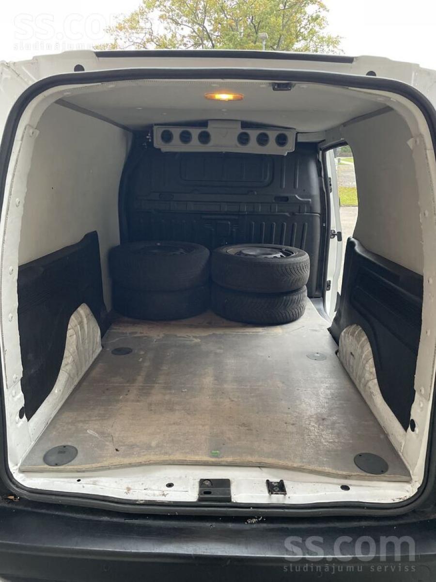Balts Opel Combo 2019 Jūrmala, ar dzinēja tilpumu 1.50 L un nobraukumu 354 tūkst. km par 8200 €, foto 7 vietnē AUTOMOTO.COM.LV