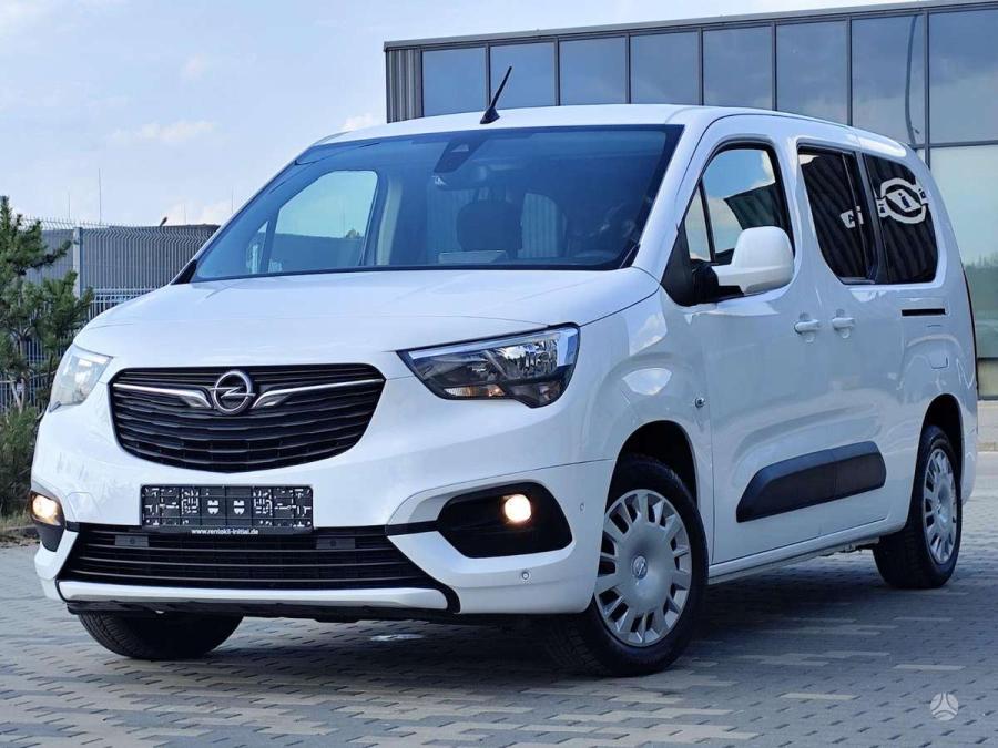 White Opel Combo 2020 in Siauliai, with an engine capacity of 1.50 L and mileage of 226 thousand km for 12950 €, photo 3 on AUTOMOTO.COM.LV