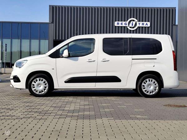 White Opel Combo 2020 in Siauliai, with an engine capacity of 1.50 L and mileage of 226 thousand km for 12950 €, photo 7 on AUTOMOTO.COM.LV