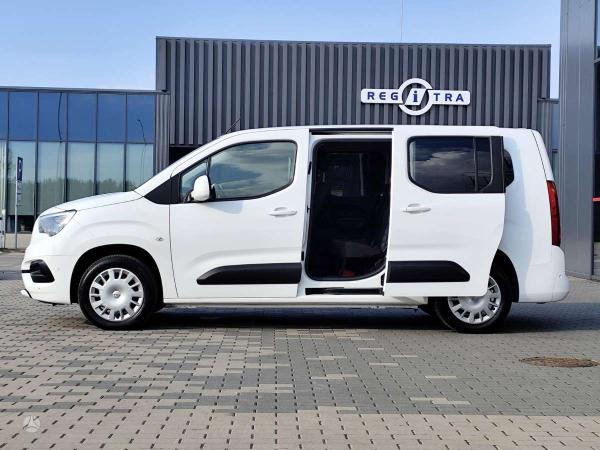 White Opel Combo 2020 in Siauliai, with an engine capacity of 1.50 L and mileage of 226 thousand km for 12950 €, photo 8 on AUTOMOTO.COM.LV